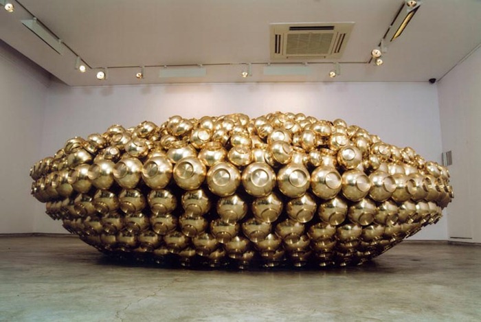 Subodh Gupta Builds Sculptures From Household Utensils | Amusing Planet